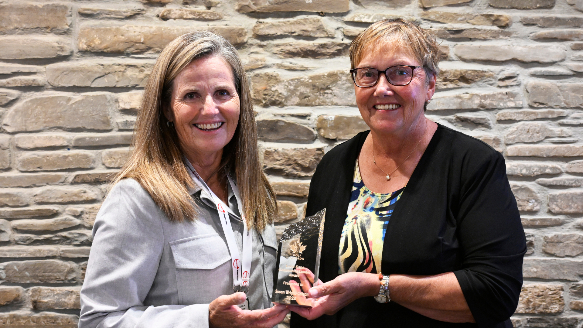 NEWS | Golf Manitoba President Susan Wright-Cassan receives Lorie Kane ...